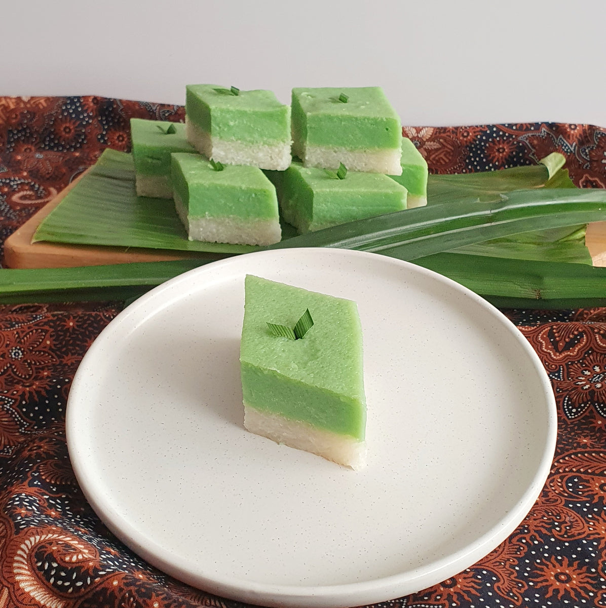 Kue Srikaya Pandan (Kuih Seri Muka) | 20 pcs – Mitzi's Bakes
